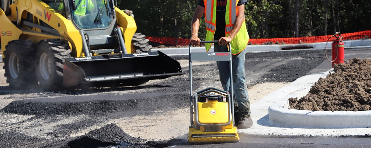 Strokenfundering verdichten met een trilplaat