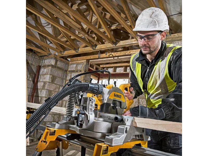 DeWALT afkortzaag DWS777-QS 230V 216mm online kopen | AIC Visser